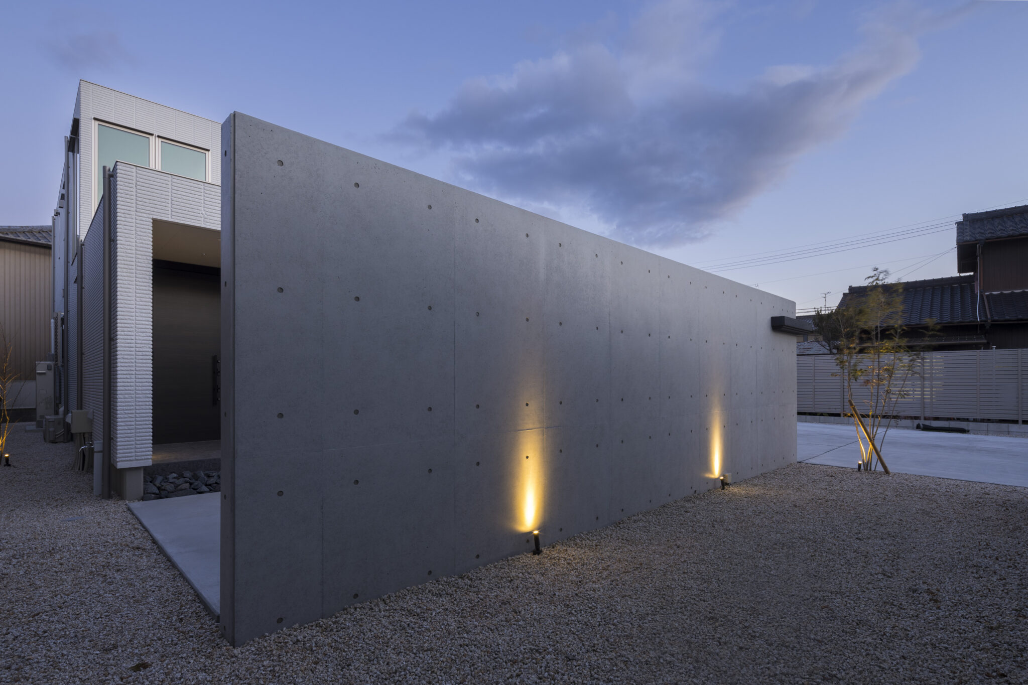 旧邸宅やホテルのエントランスを思わせる、高尚かつモダンなエクステリア（名古屋市昭和区 A様邸） | FJ DESIGN EXTERIOR | 実例紹介